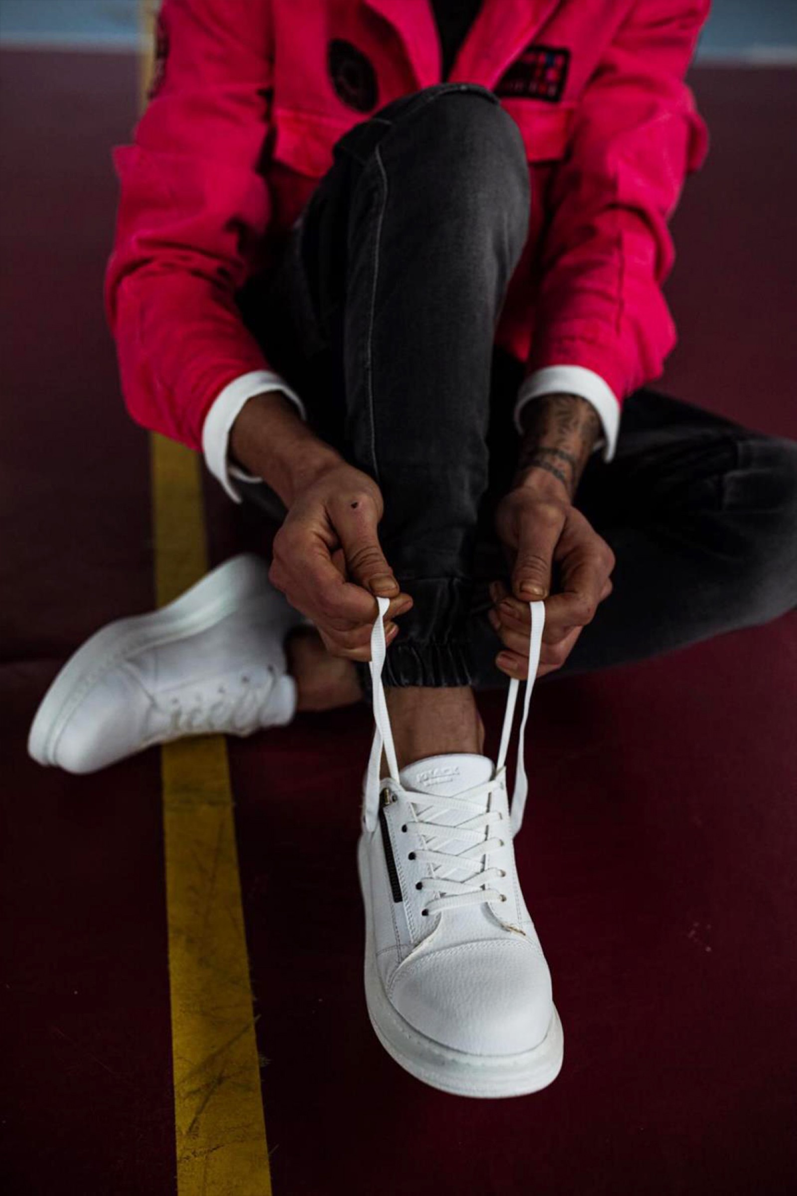 Mens Sneakers - White - 555