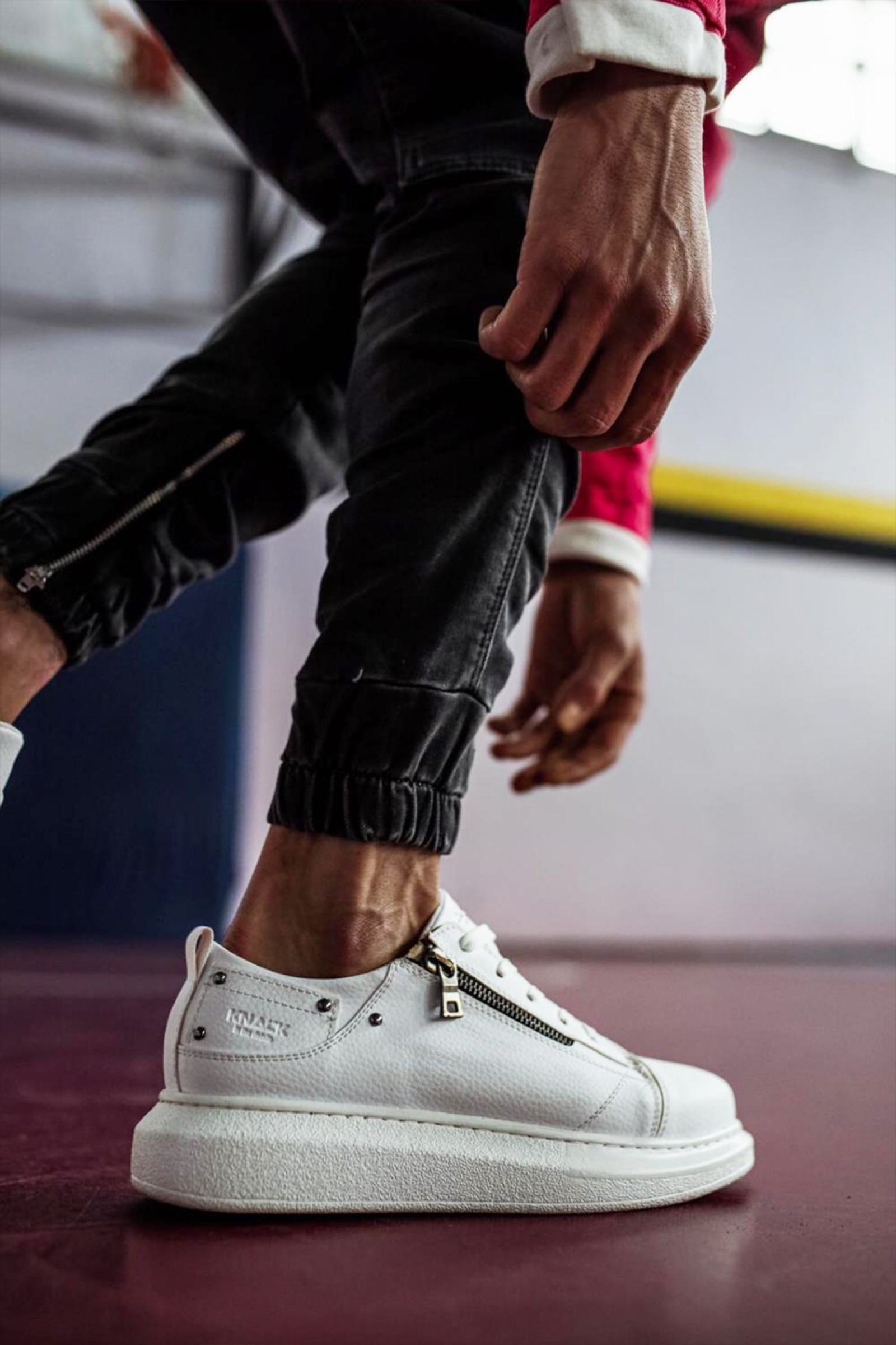 Mens Sneakers - White - 555
